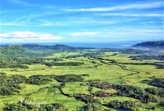 Spot Foto Menakjubkan di Puncak Darma Geopark Ciletuh | Indonesia Traveler